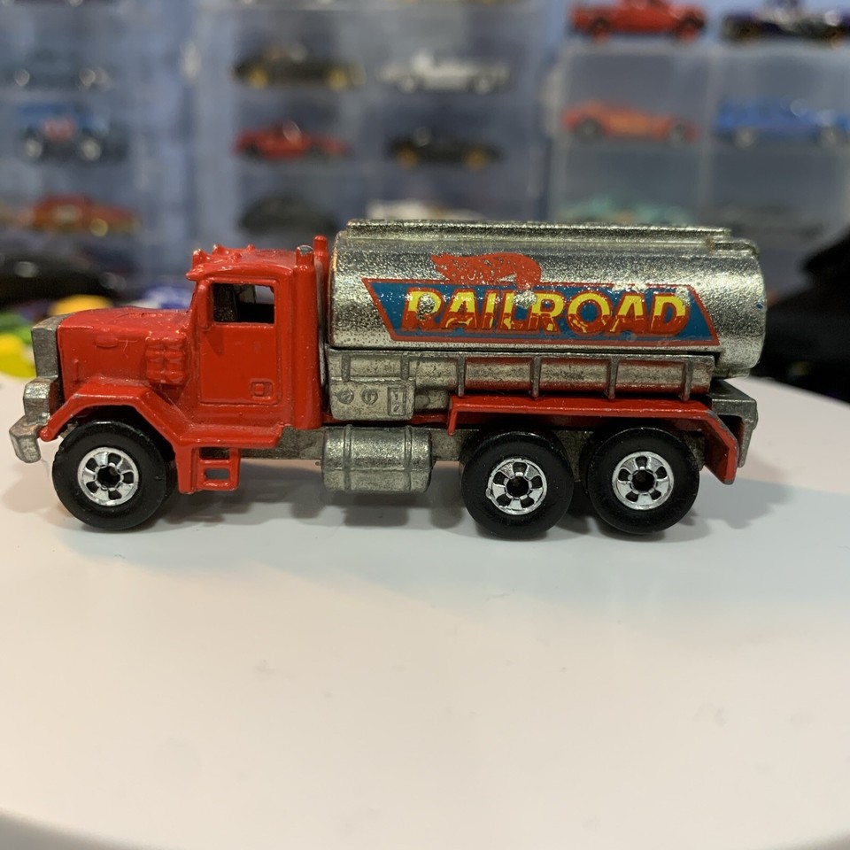 Hot Wheels Peterbilt Railroad Tanker 1979 1/64 Black Walls | eBay