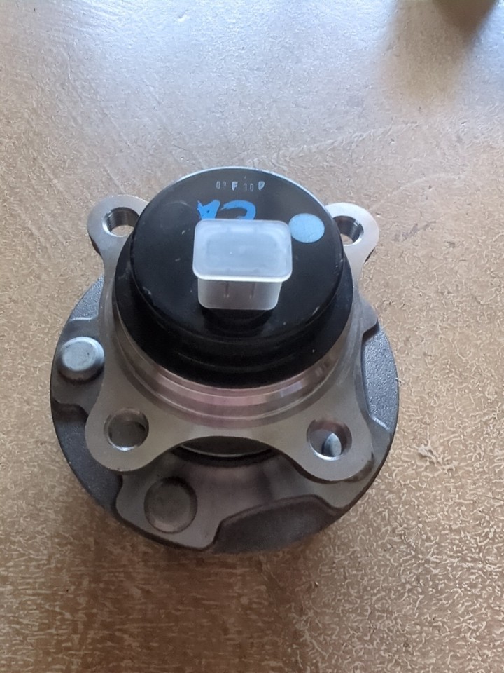Brand New Toyota Lexus Hub Assembly NIB 4245048011 *See description* | eBay