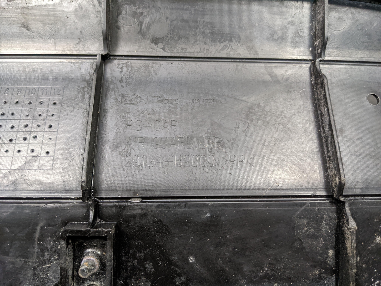 Radiator Support Lower Bracket w/ Cover Baffle 2019 Kia Soul 29134 ...