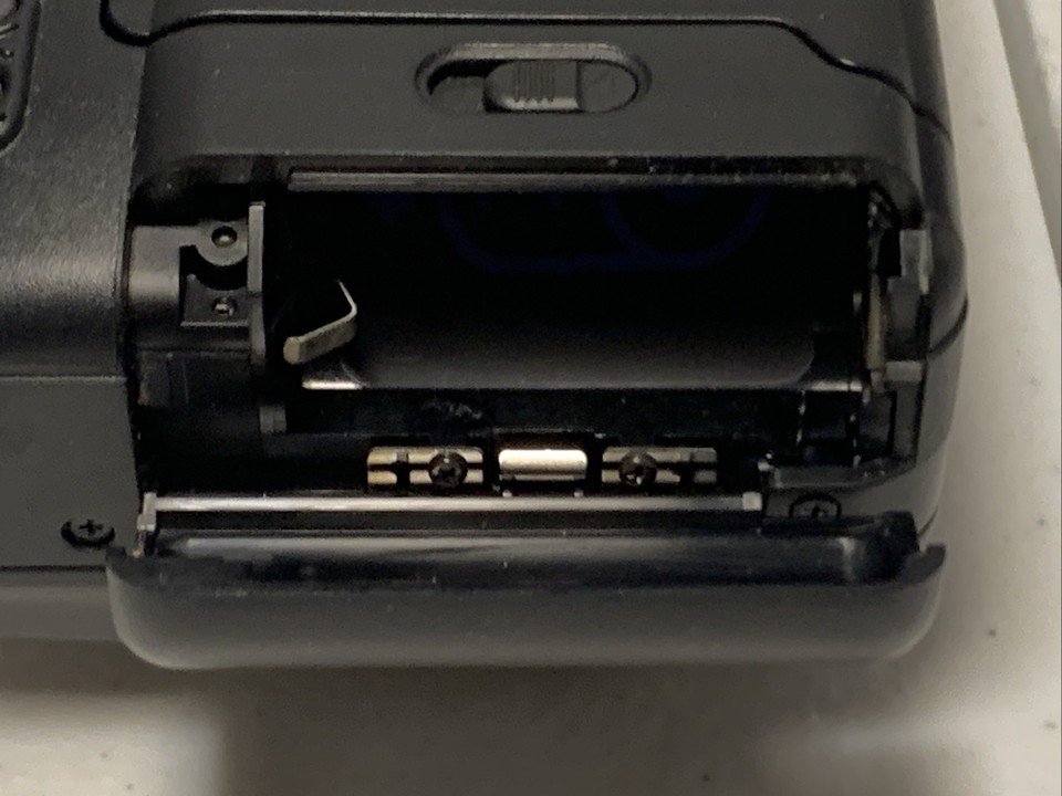 3 Digital Cameras Fujifilm FinePix 2800 Zoom Discovery DL-270 Vivitar ...