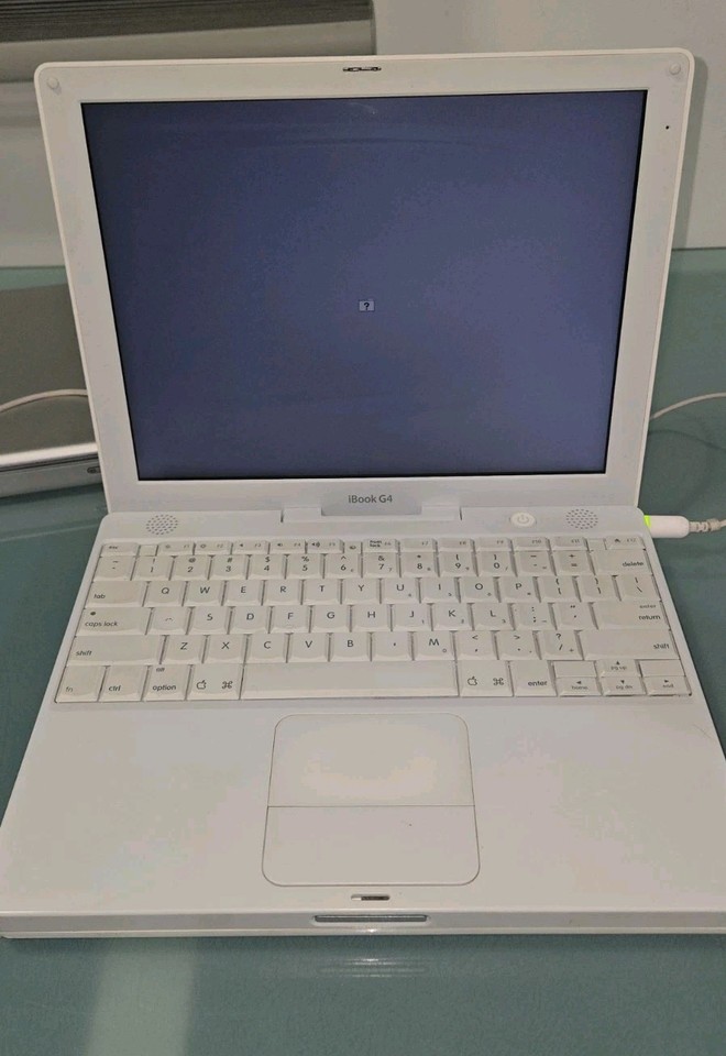 Vintage Apple iBook G4 Laptop 1 GHz, 512MB Ram 60 GB HD 14 + Ibook G4 Read! | eBay