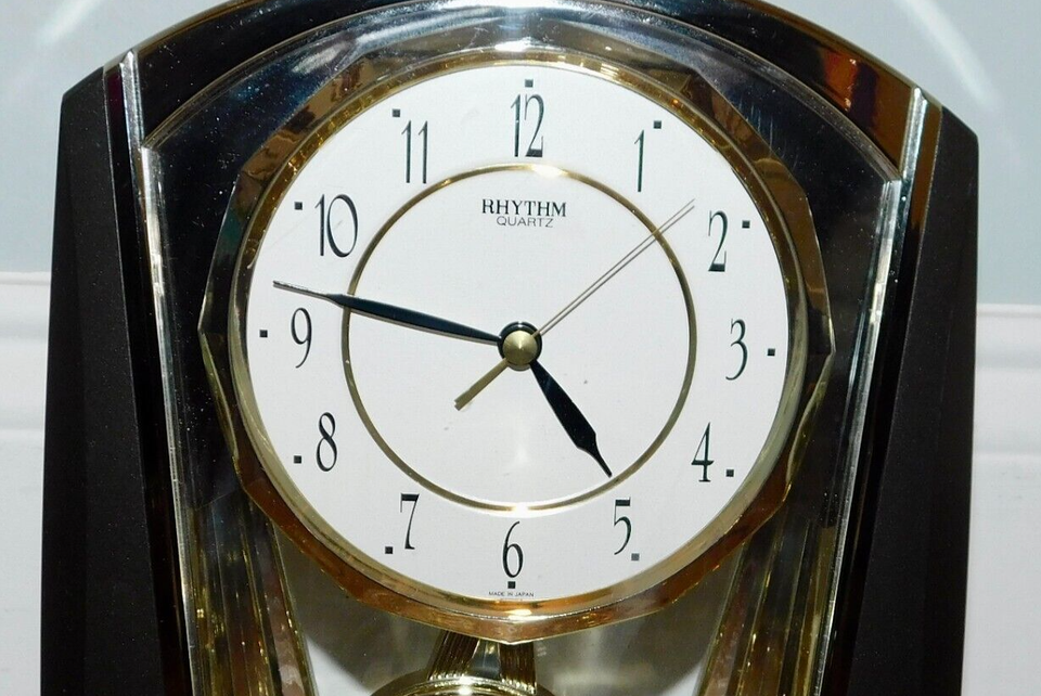 RHYTHM Quartz Mantel Crystal Clock Vintage MCM Desk Pendulum Gold Japan ...