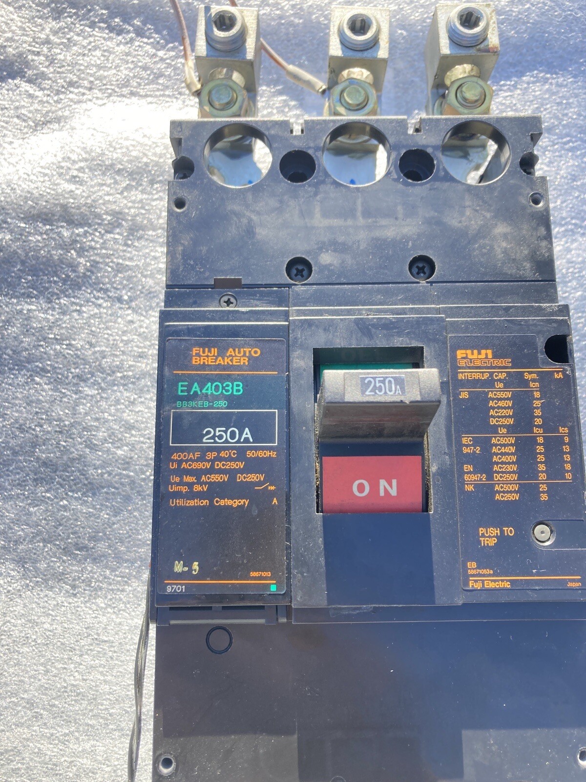 ONE FUJI EA403B 250A Plastic Case Circuit Breaker Used/USA | eBay