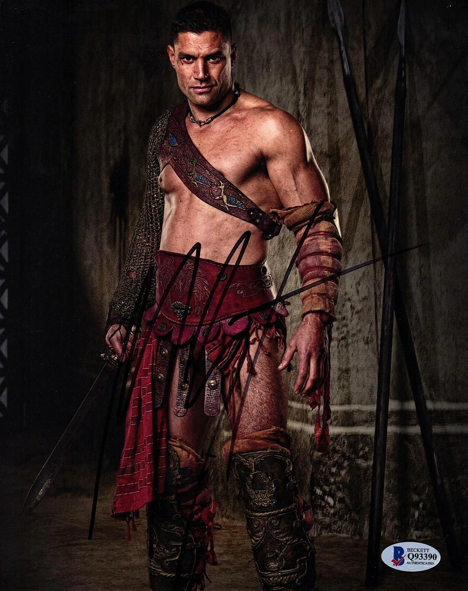 Manu Bennett Body