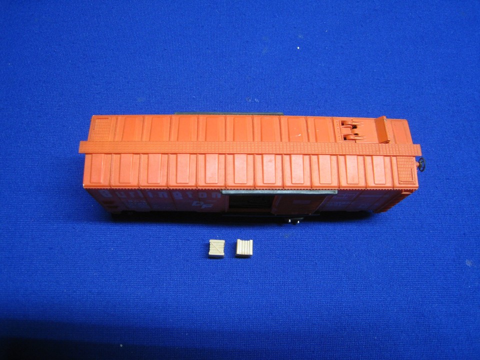 HO Scale Tyco Burlington Operating Box Car - Freight Train | eBay