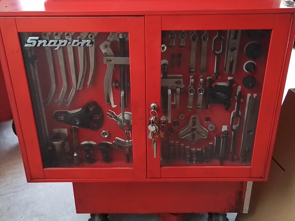 SNAP ON CJ2000 INTERCHANGEABLE MASTER PULLER SET W/ TOOL BOARD,CABINET ...