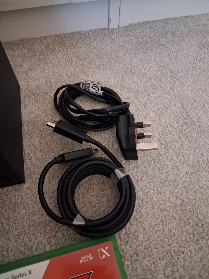 Xbox Series x 1TB Black Console With Controller, Charging Dock, Cables ...