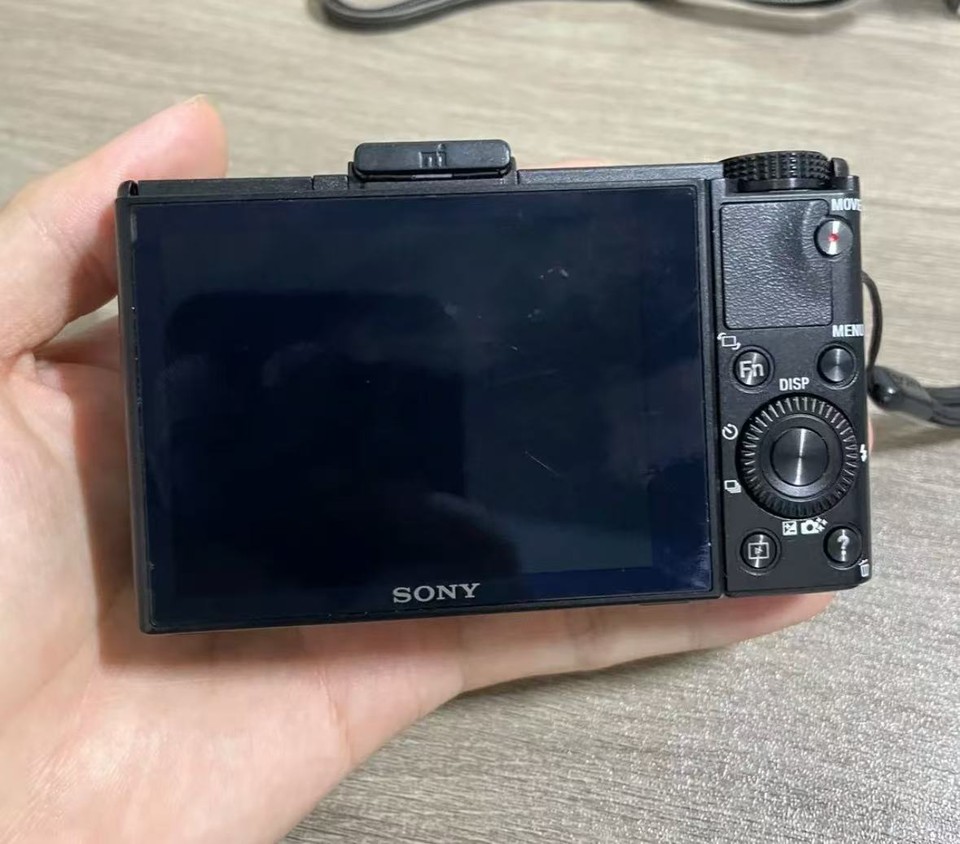 Sony DSC-RX100 II camera flash malfunction, button failure needs repair ...