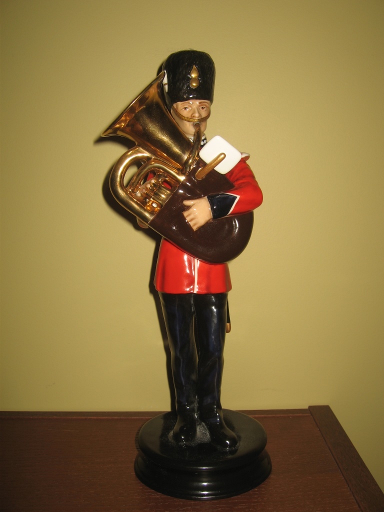 Michael Sutty porcelain soldier - Royal Regiment of Fusiliers Tuba ...