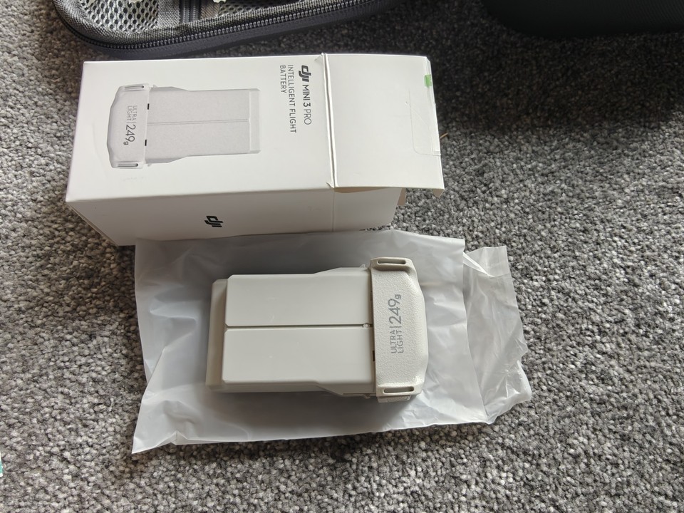 DJI Mini 3 Drone Fly More Combo with RC Remote Control + Spare Battery ...