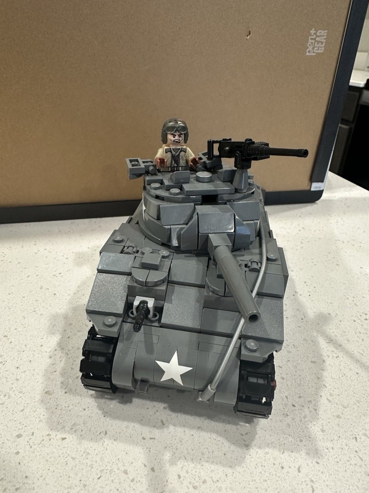 Brickmania M4 Sherman WWII Tank enforcement With Tank Commander | eBay