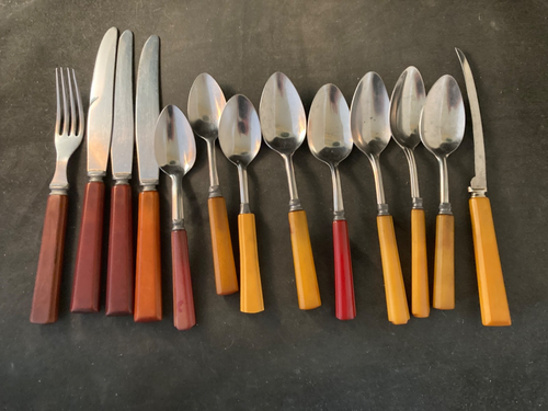 Vintage BAKELITE FLATWARE CUTLERY BUTTERSCOTCH AND RED 13 Pieces Old ...
