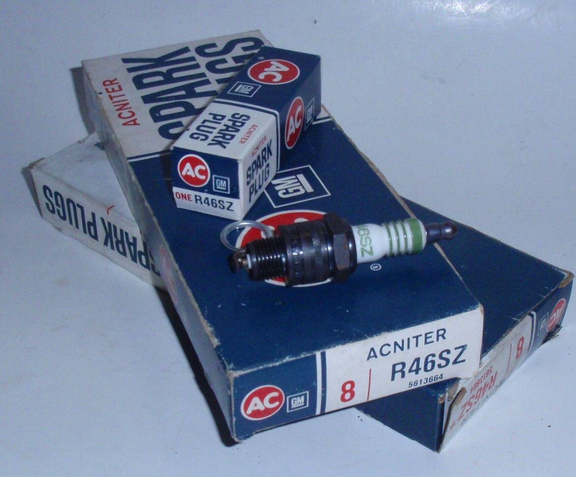 Vintage NOS GM AC Delco OEM Green Ring 8 Spark Plugs R46SZ Acniter New ...