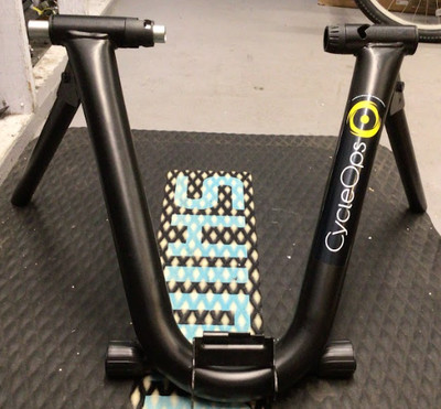 Trainers & Rollers - Cycleops Magneto - Nelo's Cycles
