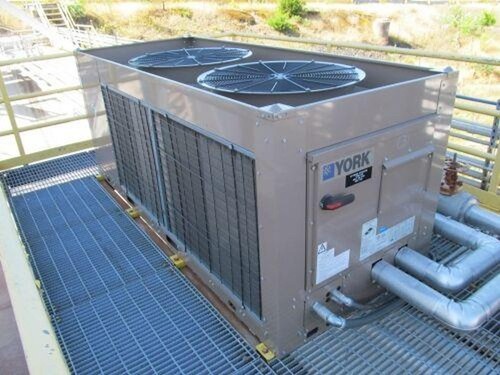 NEW! 2024 YORK 30 ton Air Cooled Chiller 460V YCAL-0033EE46 R410a IN ...