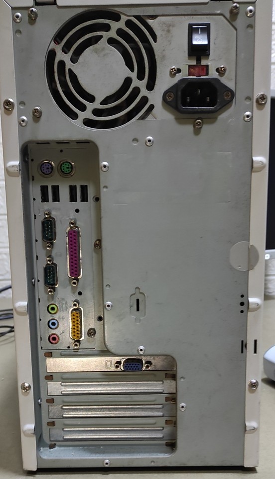 Pentium 3 600 Retro PC Windows 98 Nvidia TNT 2 Computer Vintage gaming ...