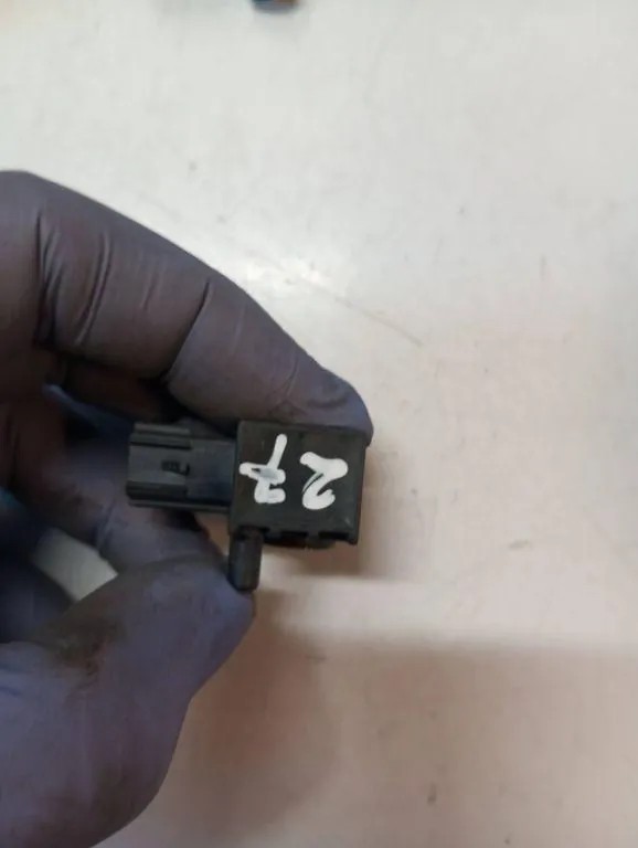 VOLVO V40 Cross Country 526 Left Side Impact Sensor 31451527 2.00 ...