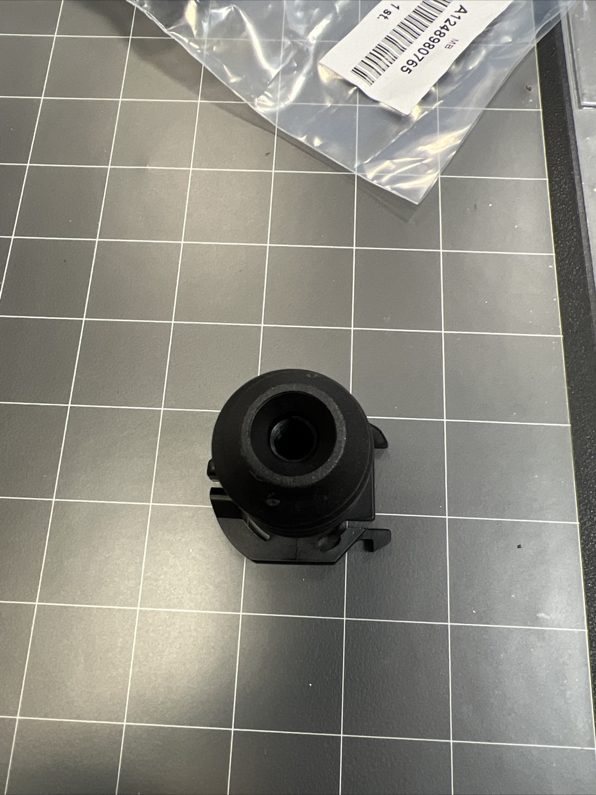 Genuine Mercedes Benz Spare Tire Cover Bolt 1248980765 NEW free ...