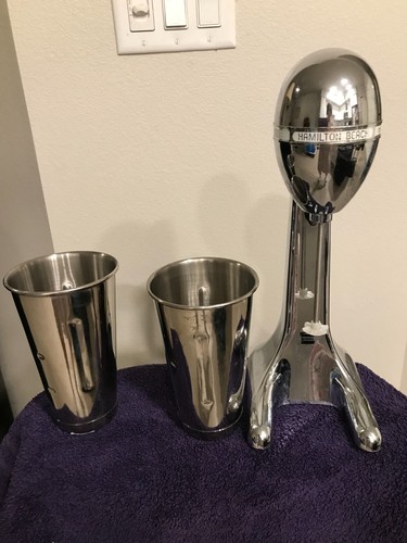 VINTAGE STYLE MILKSHAKE MAKER & 2 TUMBLERS BY HAMILTON BEACH | eBay