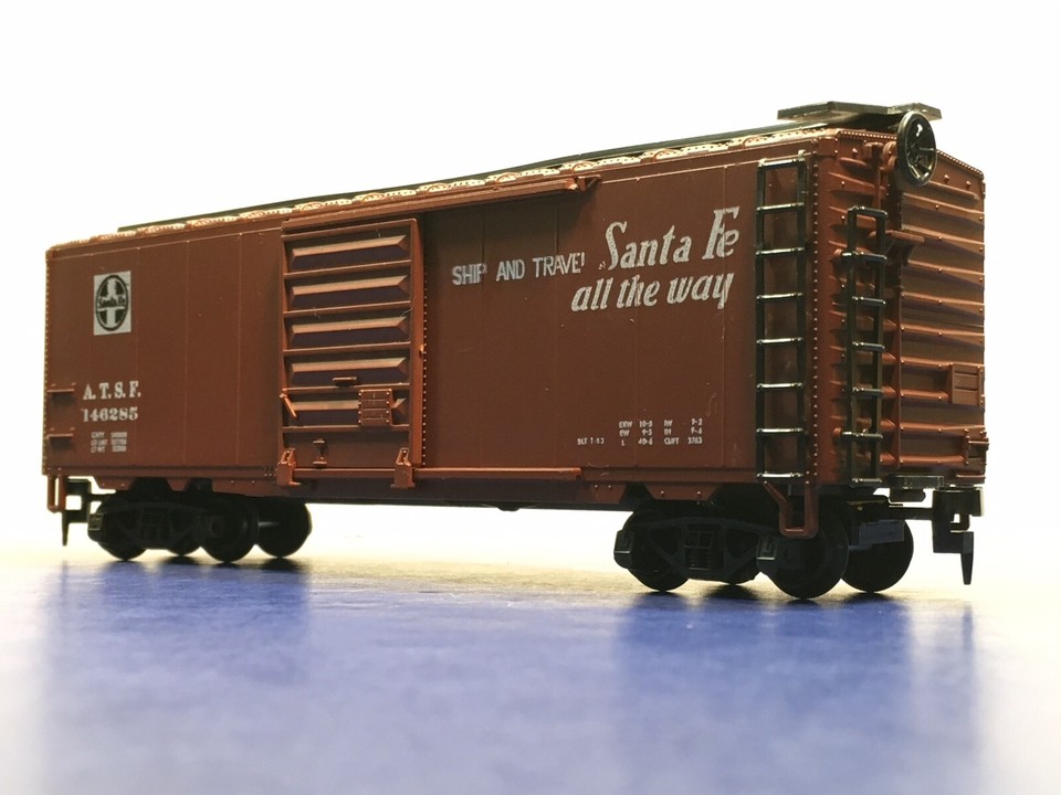 HO Scale "ATSF - Route Of The Super Chief" 146285 40’ Freight Train ...