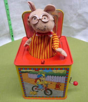 ARTHUR jack-in-the-box Aardvark toy Marc Brown cartoon 1998 music PBS ...
