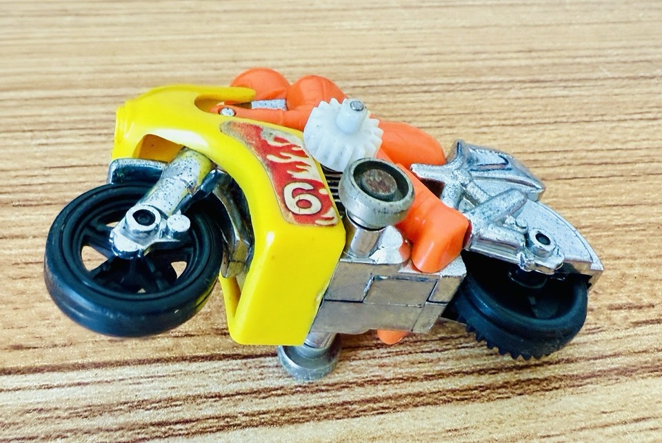 Tomy Friction Powered Superbike Sports Bike Racing Motorcycle Rev'N ...