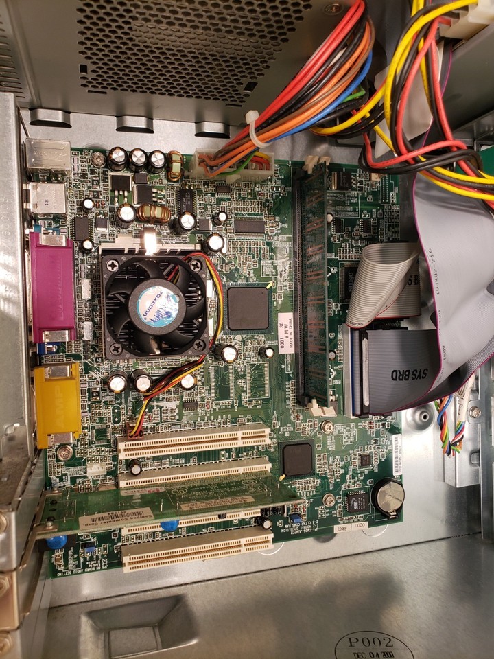 Vintage Compaq Presario 7000 PC Tower Intel Celeron 800MHz 128MB 40GB ...