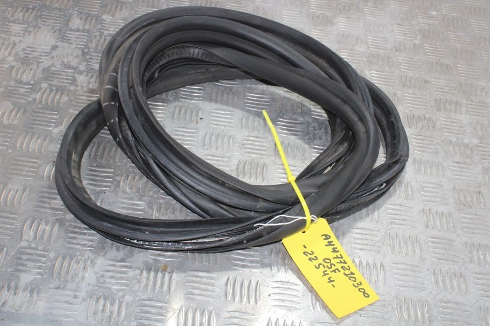 MERCEDES V-CLASS 220 W477 Front Passenger door weather/Rubber strip ...