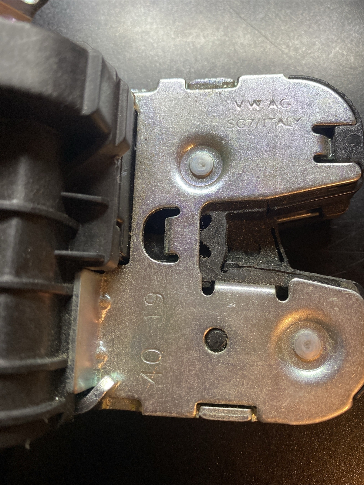 VW Volkswagen OEM 2018 Tiguan Liftgate Tailgate-lock 5nn827506 for sale ...