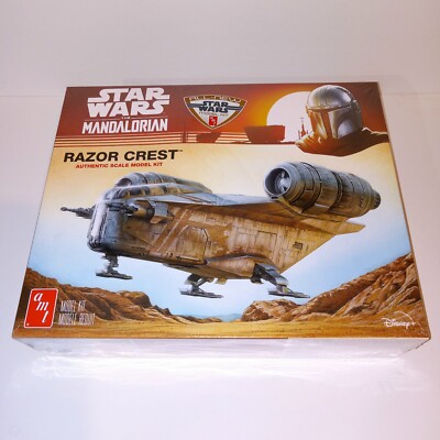 The Mandalorian Razor Crest AMT 1:72 scale Star Wars Authentic Model ...