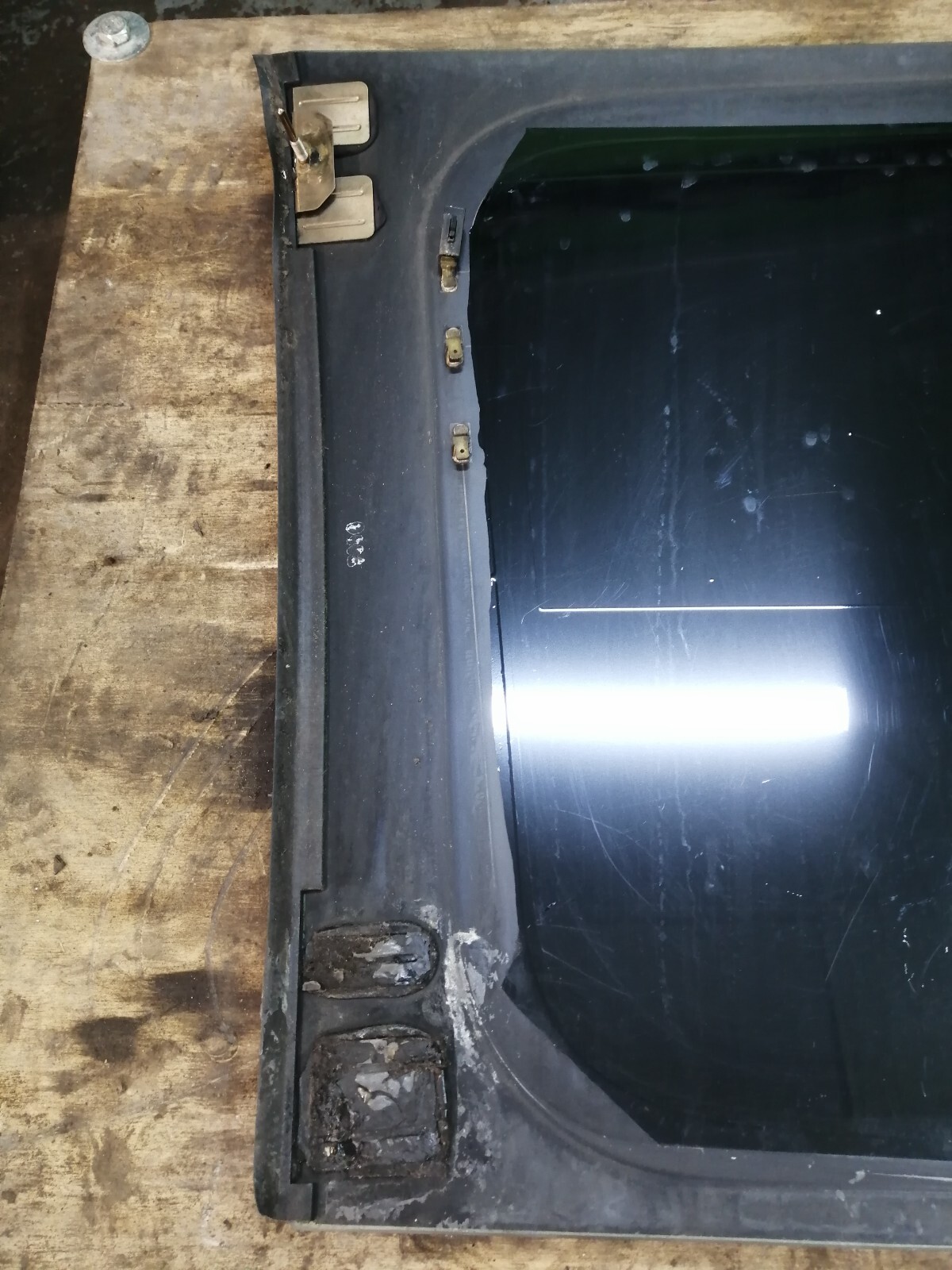 Rear End Right Driver Side Window glass panel For Nissan Elgrand E50 ...