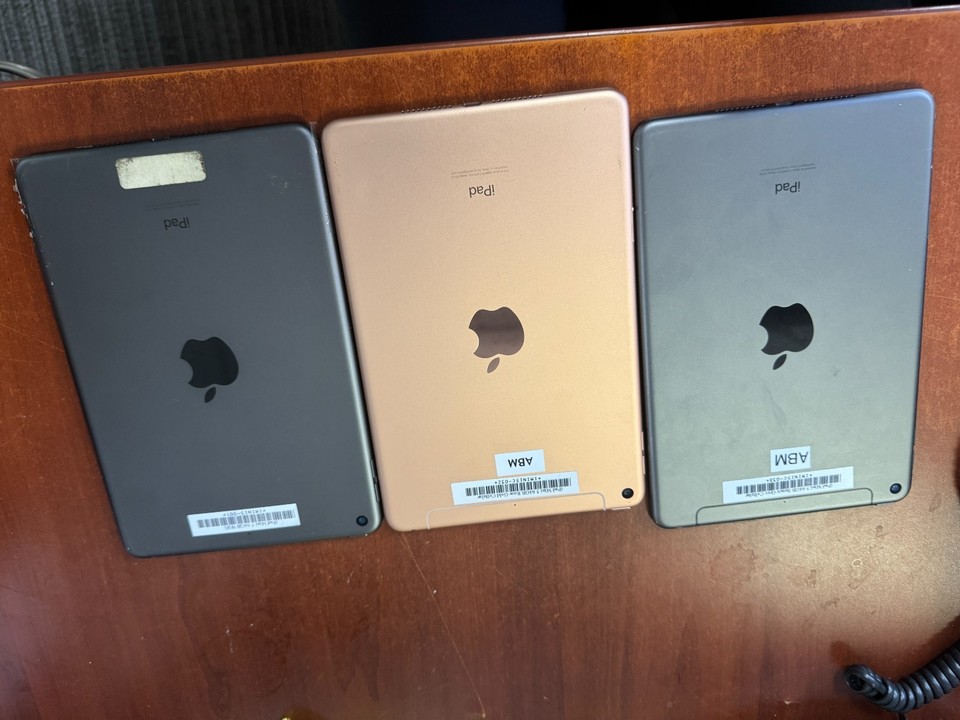 ***Broken iPads READ Below***Lot of 3x apple iPad mini (5th Gen.) 64GB, | eBay