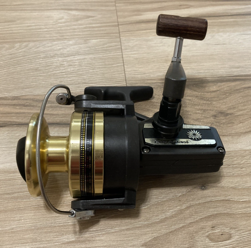 Daiwa Black Gold BG60 Spinning Fishing Saltwater reel Great Condition ...