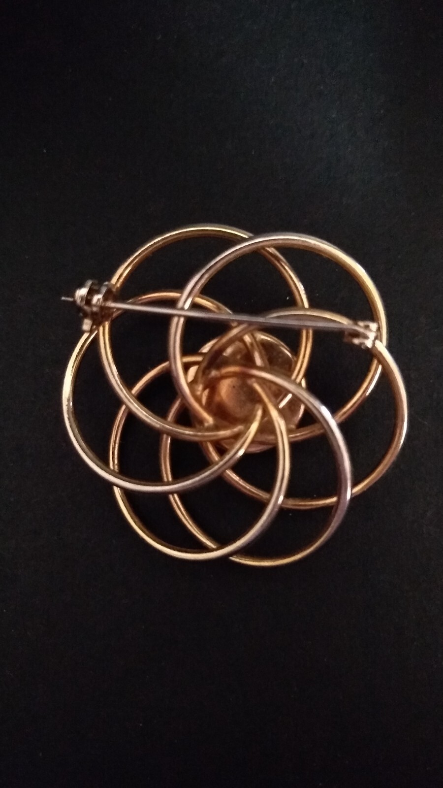 Onyx Atomic age,Retro orbit,onyx ,rhinestone center goldtone brooch/Pin ...