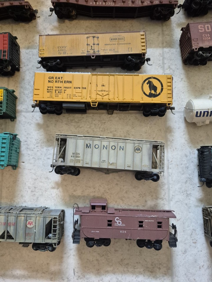 HO Scale Model Railroad Rolling Stock Lot Various Brands Freight Tanker ...