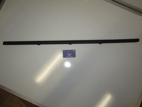VT VX VY VZ RIGHT REAR Door Window Belt Mould Trim SEDAN NEW Genuine ...