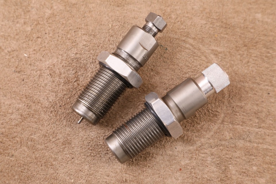 Lee 2X Dies Reloading Set .222 Remington W Scoop & Shellholder In ...