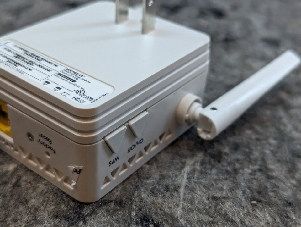 NETGEAR WiFi Range Extender EX2700 N300 Wireless Signal Booster ...