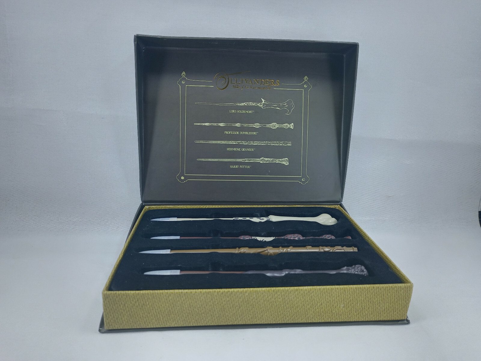 Ollivanders Makers Of Fine Wands Since 382 BC , wand pens, harry potter ...