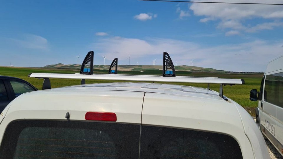 Gray Ladder Roof Rack System For Pickup Truck Cap High Raise Toppers 62 ...