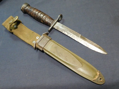 WWII USM4 M1 Carbine bayanet Utica w/US M8A1 scbd Fighting Knife USMC ...