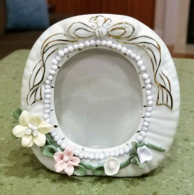 4.25" Porcelain Standing PICTURE FRAME Vintage White FLOWERS 2.5 x 3 ...