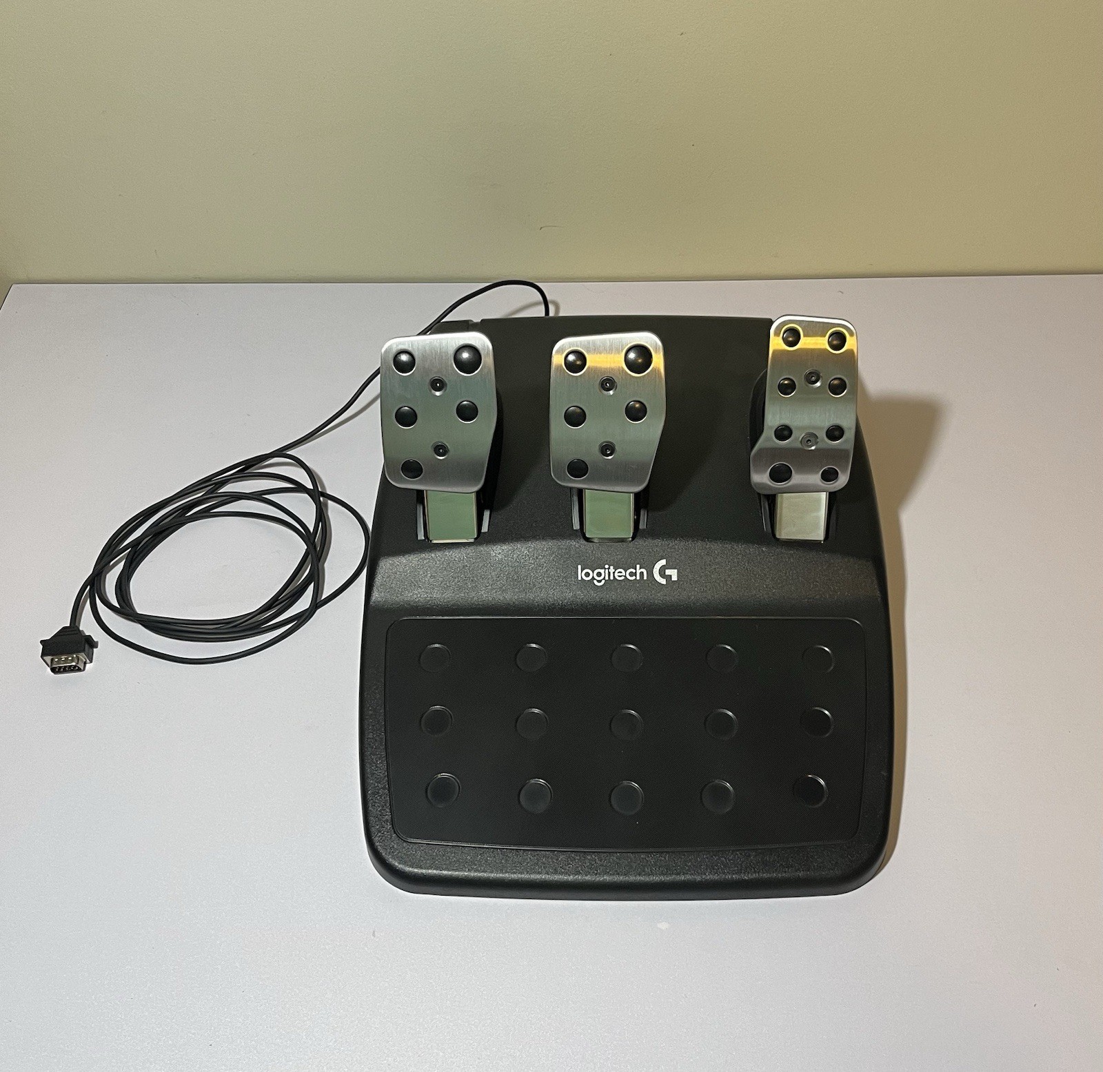 Logitech G920 Racing Wheel, Pedals and Shifter Bundle for Xbox X|S One ...