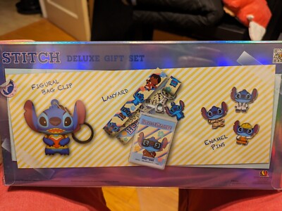 SDCC 2023 Monogram Stitch Deluxe Gift Set Disney Comic Con Exclusive ...