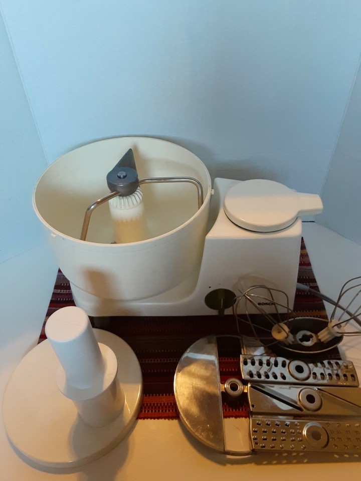 Vintage Bosch Universal UM3 Mixer/Shredder/Kitchen Machine Please Read ...
