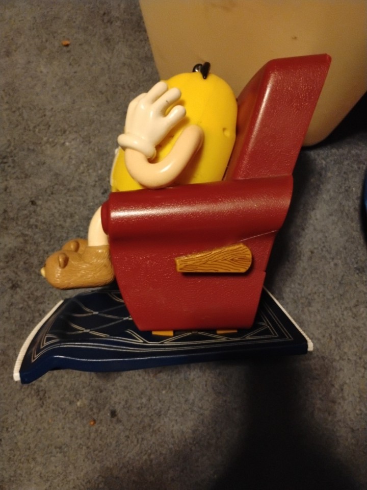 M&M Mars Yellow Peanut Candy Dispenser Lazy Chair Recliner | eBay