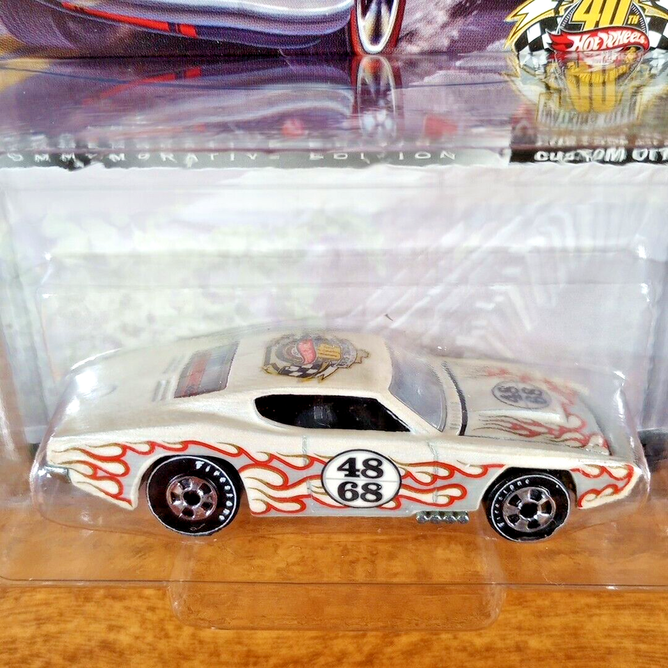 Hot Wheels RLC Commemorative Edition Custom Otto Pearl White 40th Road ...