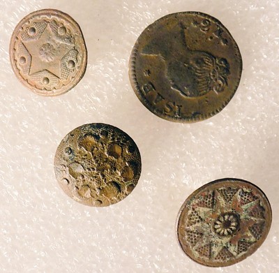 Buttons - Dug Colonial