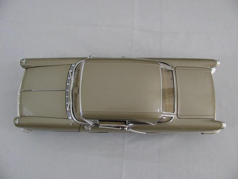 Ertl Highway 61 Diecast 1/18 Scale Gold 1957 Oldsmobile Super 88 Model ...