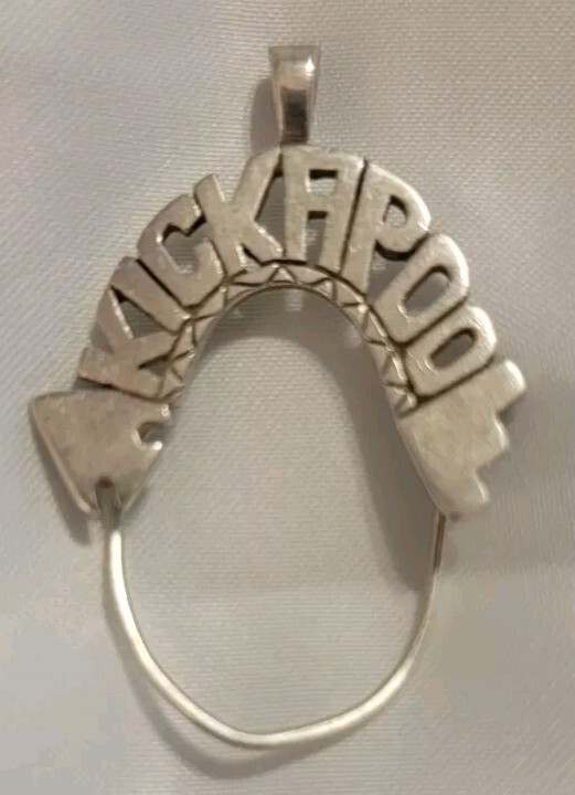 RARE* Vintage Jim Morris Kickapoo Kamp Charm Holder P… - Gem